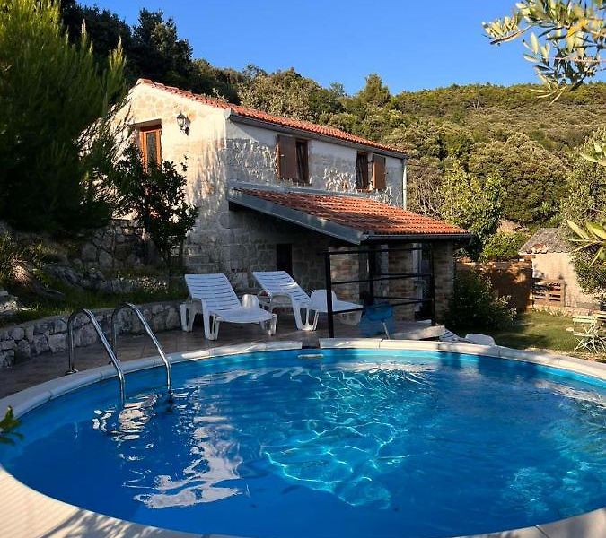 Top 11 Villas in Rab Town for rent, Croatia | primorskogoranskahotels.com